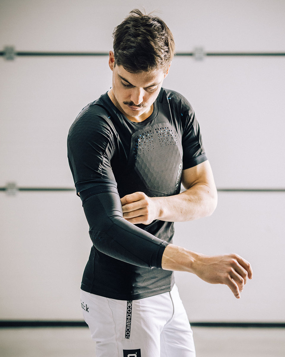 Gravity Elbow Pad – DHaRCO Clothing